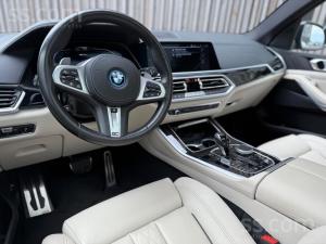 Grey BMW X5 2022 in Riga, with an engine capacity of 3.00 L and mileage of 107 thousand km for 54550 €, photo 7 on AUTOMOTO.COM.LV