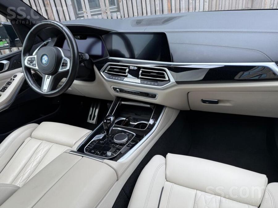 Grey BMW X5 2022 in Riga, with an engine capacity of 3.00 L and mileage of 107 thousand km for 54550 €, photo 11 on AUTOMOTO.COM.LV
