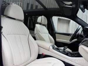 Grey BMW X5 2022 in Riga, with an engine capacity of 3.00 L and mileage of 107 thousand km for 54550 €, photo 14 on AUTOMOTO.COM.LV