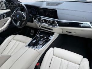 Grey BMW X5 2022 in Riga, with an engine capacity of 3.00 L and mileage of 107 thousand km for 54550 €, photo 16 on AUTOMOTO.COM.LV