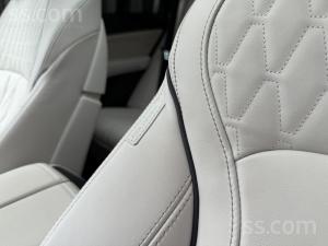 Grey BMW X5 2022 in Riga, with an engine capacity of 3.00 L and mileage of 107 thousand km for 54550 €, photo 21 on AUTOMOTO.COM.LV