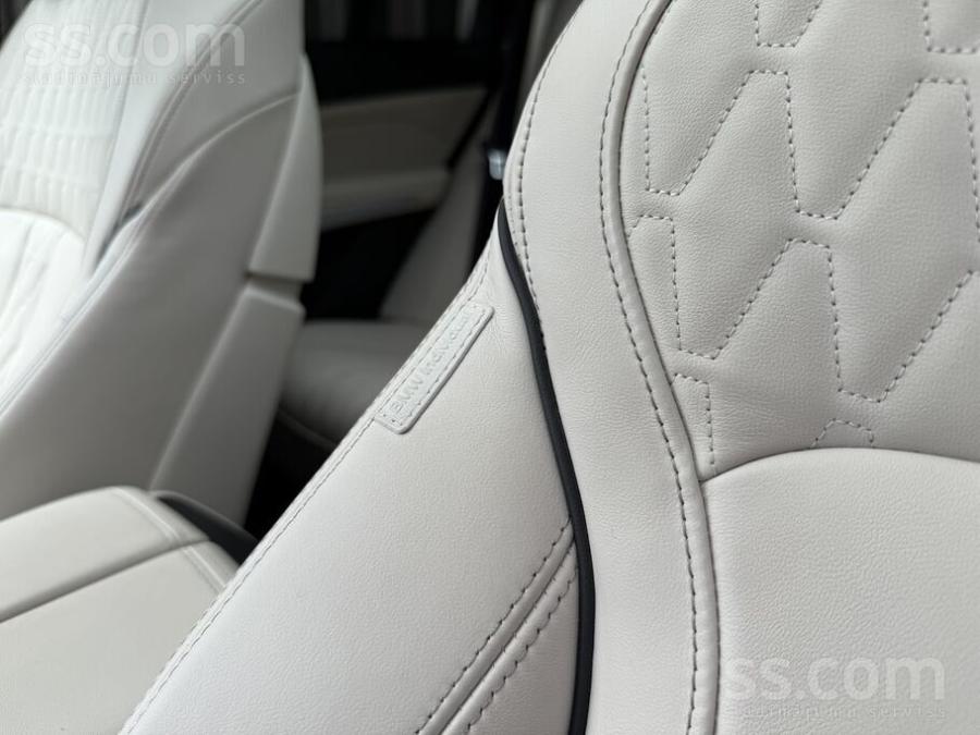 Grey BMW X5 2022 in Riga, with an engine capacity of 3.00 L and mileage of 107 thousand km for 54550 €, photo 21 on AUTOMOTO.COM.LV