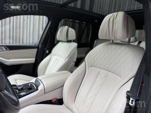 Grey BMW X5 2022 in Riga, with an engine capacity of 3.00 L and mileage of 107 thousand km for 54550 €, photo 23 on AUTOMOTO.COM.LV