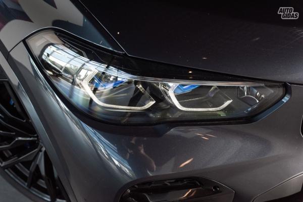 Pelēks BMW X5 2022 Kauņa, ar dzinēja tilpumu 3.00 L un nobraukumu 113 tūkst. km par 49990 €, foto 4 vietnē AUTOMOTO.COM.LV
