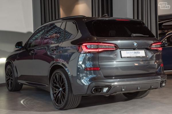 Pelēks BMW X5 2022 Kauņa, ar dzinēja tilpumu 3.00 L un nobraukumu 113 tūkst. km par 49990 €, foto 5 vietnē AUTOMOTO.COM.LV