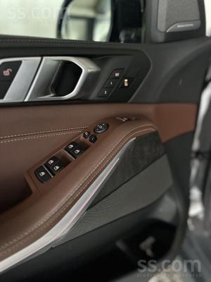 Pelēks BMW X5 2022 Rīga, ar dzinēja tilpumu 3.00 L un nobraukumu 152 tūkst. km par 53990 €, foto 23 vietnē AUTOMOTO.COM.LV