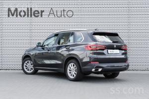 Grey BMW X5 2022 in Riga, with an engine capacity of 3.00 L and mileage of 99 thousand km for 37550 €, photo 4 on AUTOMOTO.COM.LV