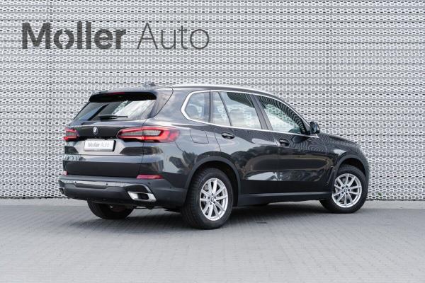 Pelēks BMW X5 2022 Mārupe, ar dzinēja tilpumu 3.00 L un nobraukumu 0 tūkst. km par 37550 €, foto 4 vietnē AUTOMOTO.COM.LV