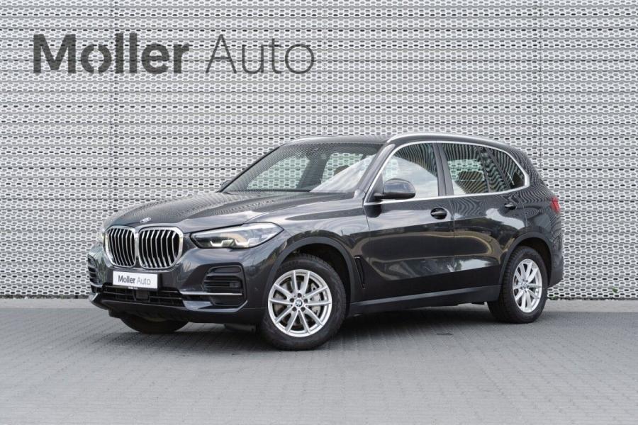 Grey BMW X5 2022 in Marupe, with an engine capacity of 3.00 L and mileage of 99 thousand km for 37550 €, photo 1 on AUTOMOTO.COM.LV
