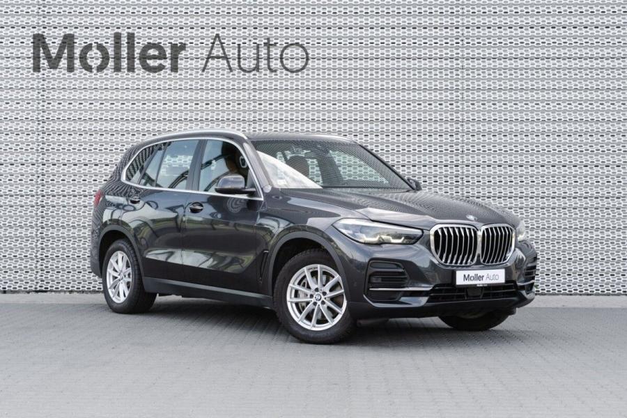Grey BMW X5 2022 in Marupe, with an engine capacity of 3.00 L and mileage of 99 thousand km for 37550 €, photo 3 on AUTOMOTO.COM.LV