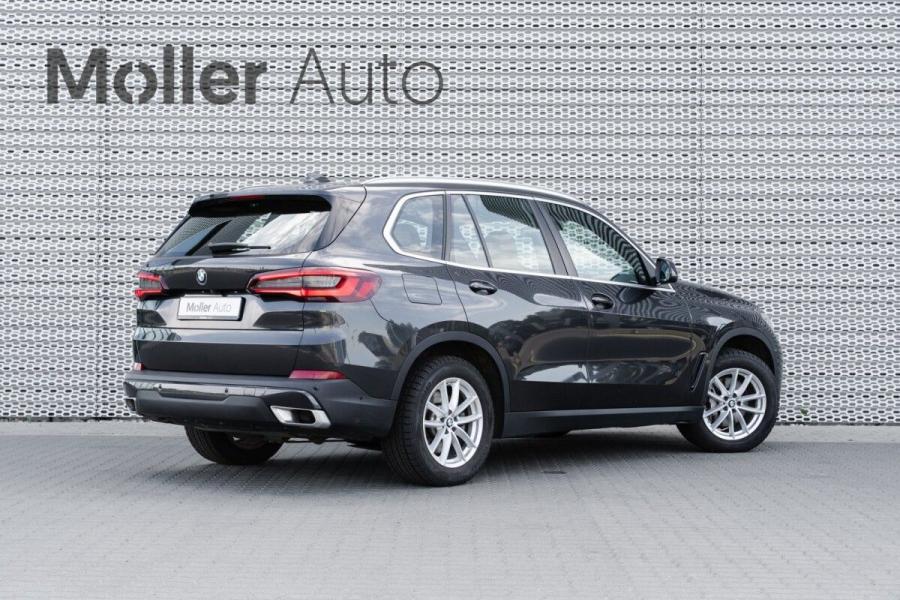Grey BMW X5 2022 in Marupe, with an engine capacity of 3.00 L and mileage of 99 thousand km for 37550 €, photo 5 on AUTOMOTO.COM.LV