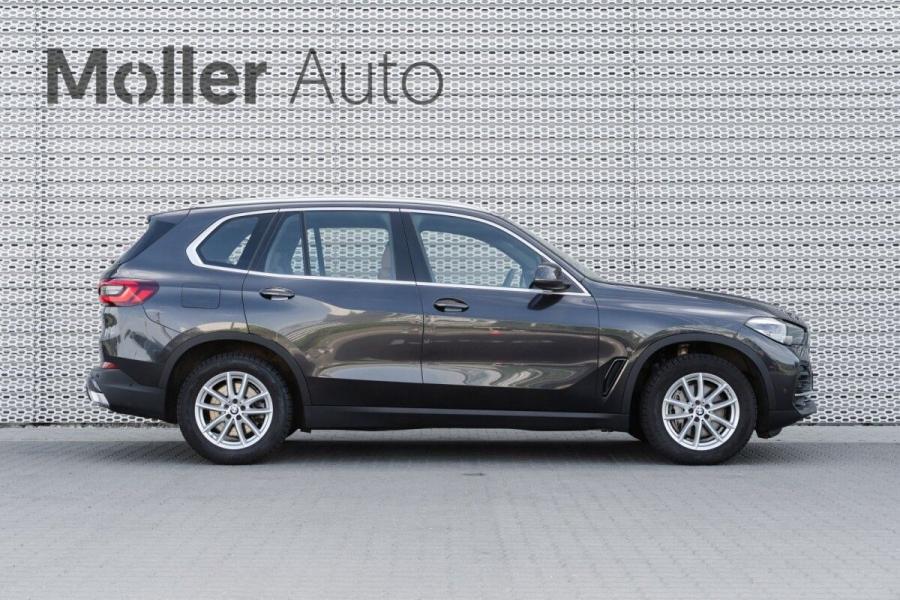 Grey BMW X5 2022 in Marupe, with an engine capacity of 3.00 L and mileage of 99 thousand km for 37550 €, photo 6 on AUTOMOTO.COM.LV