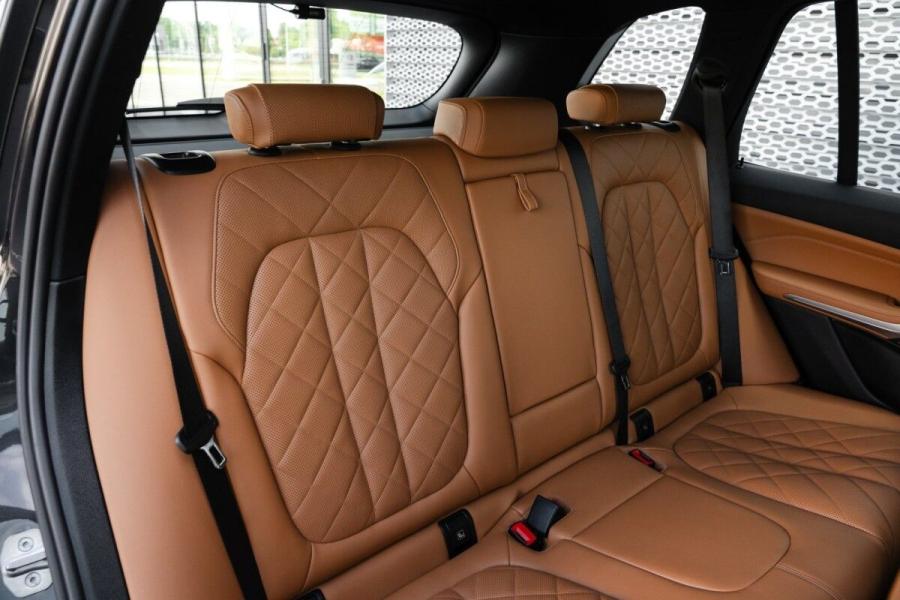 Grey BMW X5 2022 in Marupe, with an engine capacity of 3.00 L and mileage of 99 thousand km for 37550 €, photo 27 on AUTOMOTO.COM.LV