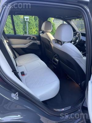 Grey BMW X5 2022 in Riga, with an engine capacity of 3.00 L and mileage of 51 thousand km for 55000 €, photo 5 on AUTOMOTO.COM.LV