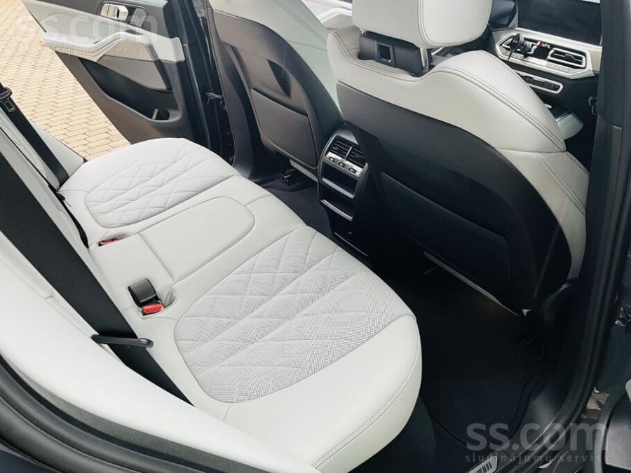 Grey BMW X5 2022 in Riga, with an engine capacity of 3.00 L and mileage of 51 thousand km for 55000 €, photo 7 on AUTOMOTO.COM.LV
