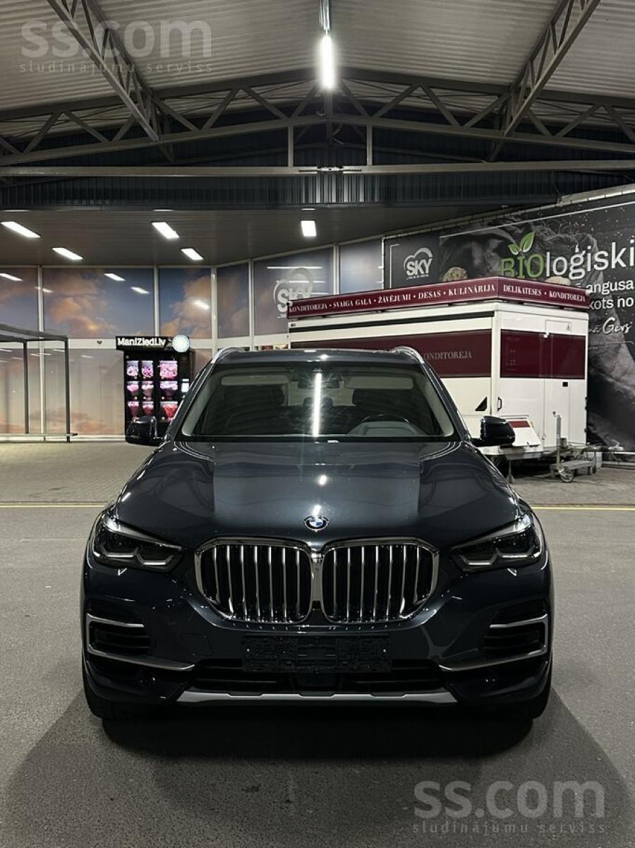Pelēks BMW X5 2022 Rīga, ar dzinēja tilpumu 3.00 L un nobraukumu 105 tūkst. km par 36950 €, foto 3 vietnē AUTOMOTO.COM.LV