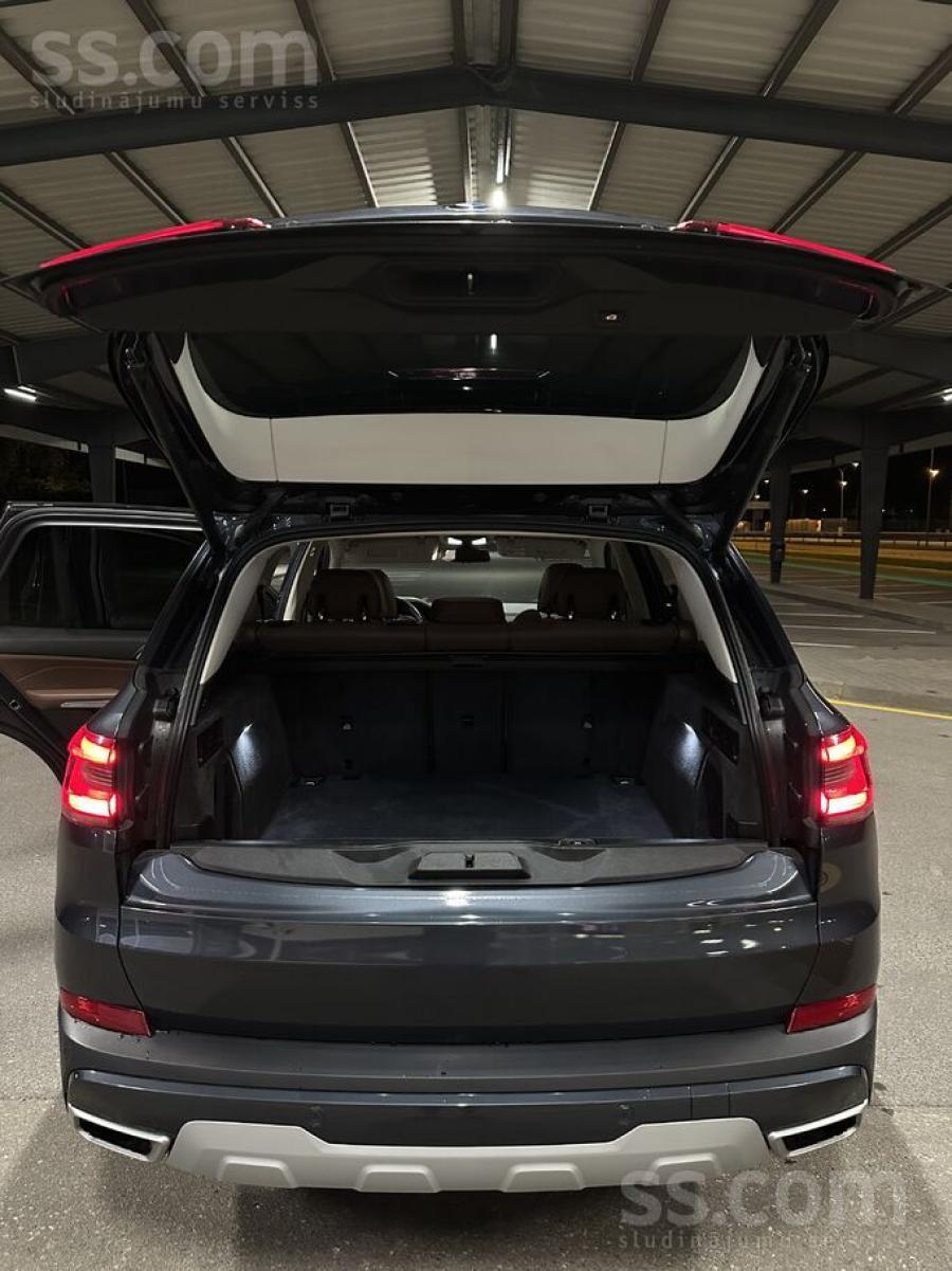 Pelēks BMW X5 2022 Rīga, ar dzinēja tilpumu 3.00 L un nobraukumu 105 tūkst. km par 36950 €, foto 7 vietnē AUTOMOTO.COM.LV