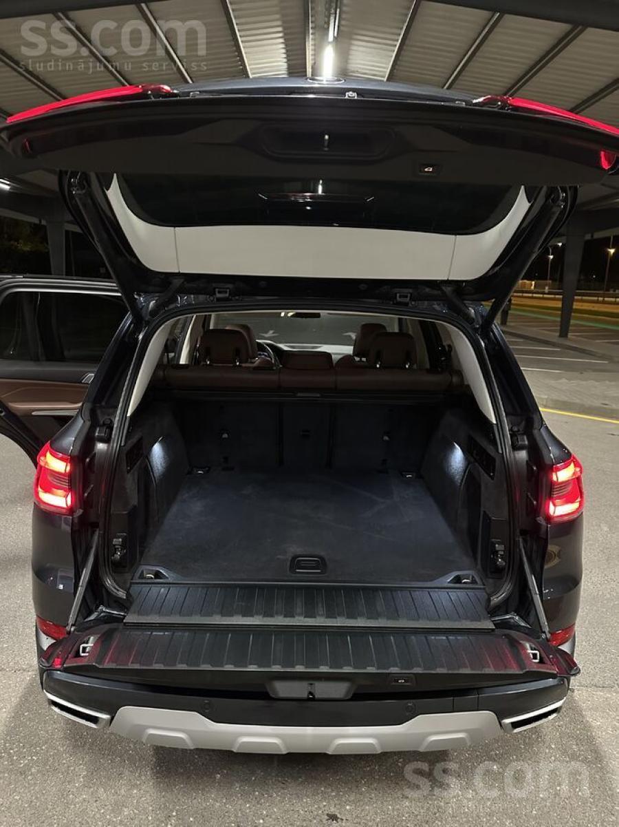 Pelēks BMW X5 2022 Rīga, ar dzinēja tilpumu 3.00 L un nobraukumu 105 tūkst. km par 36950 €, foto 8 vietnē AUTOMOTO.COM.LV