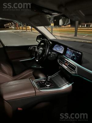 Pelēks BMW X5 2022 Rīga, ar dzinēja tilpumu 3.00 L un nobraukumu 105 tūkst. km par 36950 €, foto 23 vietnē AUTOMOTO.COM.LV