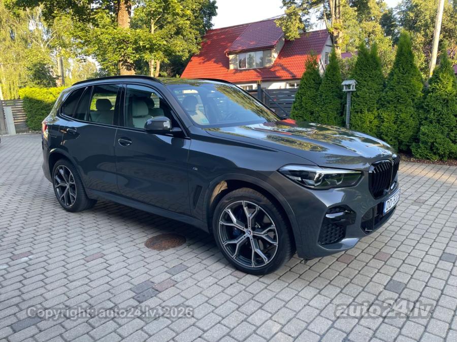 Pelēks BMW X5 2022 Rīga, ar dzinēja tilpumu 3.00 L un nobraukumu 52 tūkst. km par 55000 €, foto 2 vietnē AUTOMOTO.COM.LV