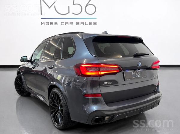 Grey BMW X5 2022 in Riga, with an engine capacity of 3.00 L and mileage of 96 thousand km for 56900 €, photo 5 on AUTOMOTO.COM.LV