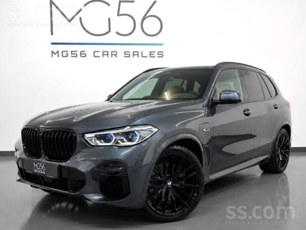 Grey BMW X5 2022 in Riga, with an engine capacity of 3.00 L and mileage of 96 thousand km for 56900 €, photo 1 on AUTOMOTO.COM.LV