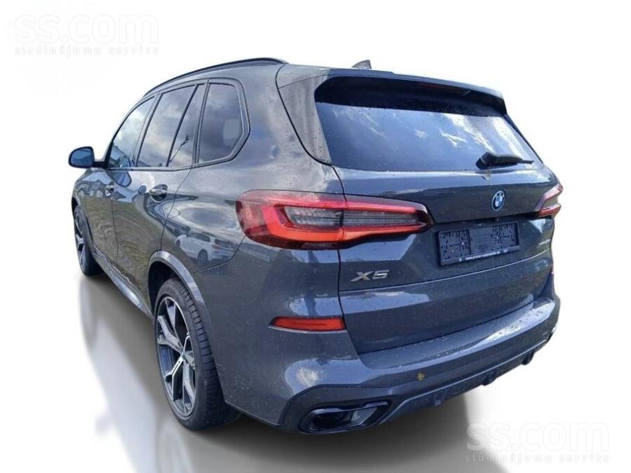 Pelēks BMW X5 2022 Rīga, ar dzinēja tilpumu 3.00 L un nobraukumu 134 tūkst. km par 51990 €, foto 3 vietnē AUTOMOTO.COM.LV
