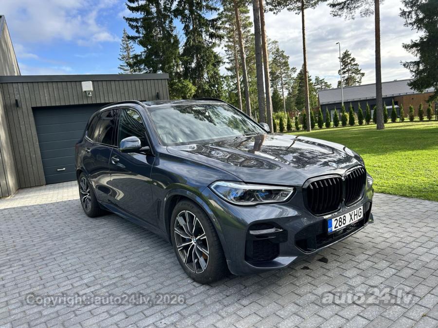 Серый БМВ Х5 2022 в Таллин, объемом двигателя 3.00 л и пробегом 105 тыс. км за 54500 €, фото 1 на AUTOMOTO.COM.LV