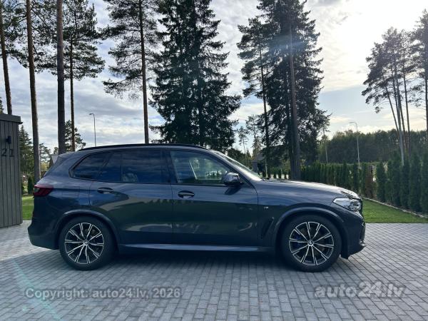 Серый БМВ Х5 2022 в Таллин, объемом двигателя 3.00 л и пробегом 105 тыс. км за 54500 €, фото 3 на AUTOMOTO.COM.LV