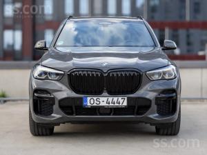 Pelēks BMW X5 2022 Rīga, ar dzinēja tilpumu 3.00 L un nobraukumu 134 tūkst. km par 50990 €, foto 3 vietnē AUTOMOTO.COM.LV