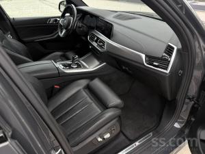 Pelēks BMW X5 2022 Rīga, ar dzinēja tilpumu 3.00 L un nobraukumu 134 tūkst. km par 50990 €, foto 13 vietnē AUTOMOTO.COM.LV
