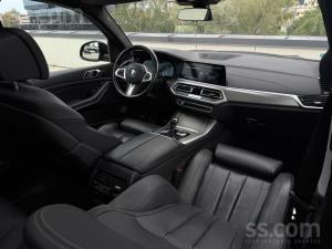 Pelēks BMW X5 2022 Rīga, ar dzinēja tilpumu 3.00 L un nobraukumu 134 tūkst. km par 50990 €, foto 16 vietnē AUTOMOTO.COM.LV