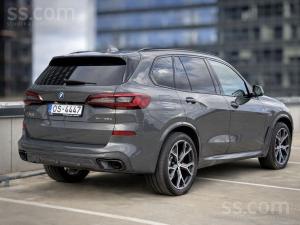 Pelēks BMW X5 2022 Rīga, ar dzinēja tilpumu 3.00 L un nobraukumu 134 tūkst. km par 50990 €, foto 32 vietnē AUTOMOTO.COM.LV