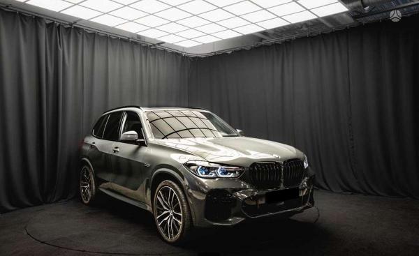 Pelēks BMW X5 2023 Viļņa, ar dzinēja tilpumu 3.00 L un nobraukumu 43 tūkst. km par 73700 €, foto 3 vietnē AUTOMOTO.COM.LV