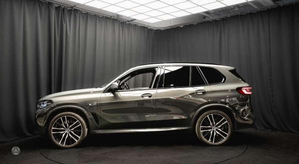 Pelēks BMW X5 2023 Viļņa, ar dzinēja tilpumu 3.00 L un nobraukumu 43 tūkst. km par 73700 €, foto 8 vietnē AUTOMOTO.COM.LV