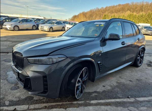 Grey BMW X5 2023 in Klaipeda, with an engine capacity of 3.00 L and mileage of 61 thousand km for 37750 €, photo 3 on AUTOMOTO.COM.LV
