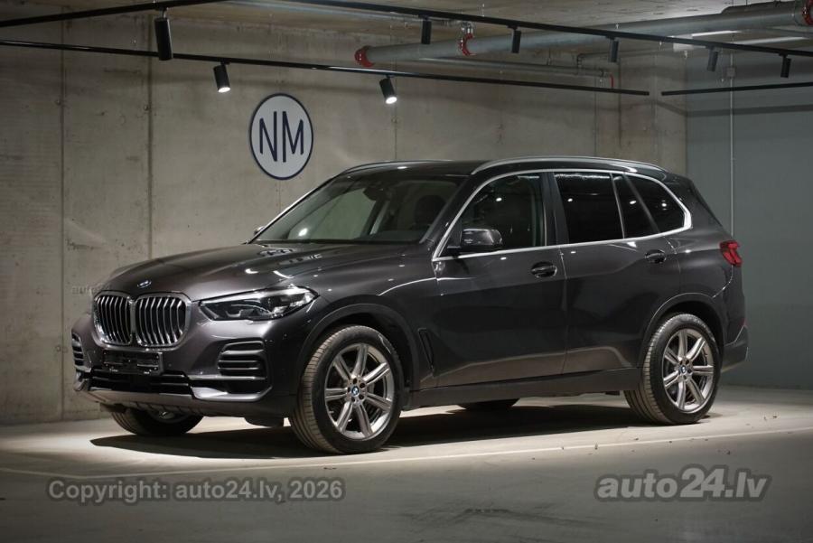 Pelēks BMW X5 2023 Tallina, ar dzinēja tilpumu 3.00 L un nobraukumu 94 tūkst. km par 49990 €, foto 1 vietnē AUTOMOTO.COM.LV