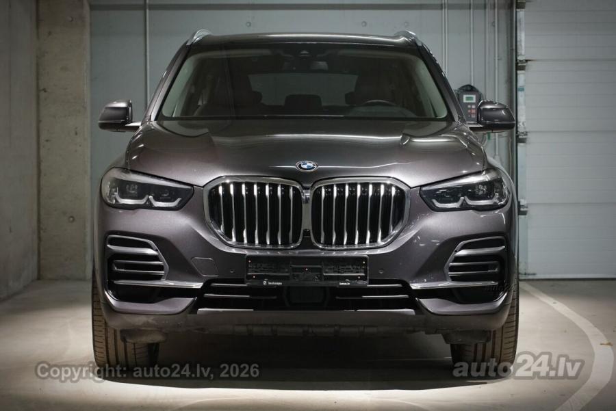 Pelēks BMW X5 2023 Tallina, ar dzinēja tilpumu 3.00 L un nobraukumu 94 tūkst. km par 49990 €, foto 5 vietnē AUTOMOTO.COM.LV