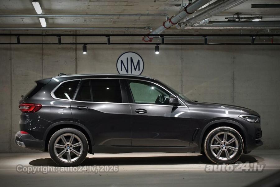 Pelēks BMW X5 2023 Tallina, ar dzinēja tilpumu 3.00 L un nobraukumu 94 tūkst. km par 49990 €, foto 8 vietnē AUTOMOTO.COM.LV