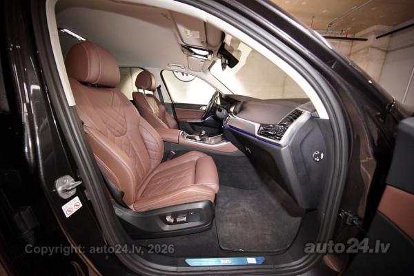 Pelēks BMW X5 2023 Tallina, ar dzinēja tilpumu 3.00 L un nobraukumu 94 tūkst. km par 49990 €, foto 11 vietnē AUTOMOTO.COM.LV