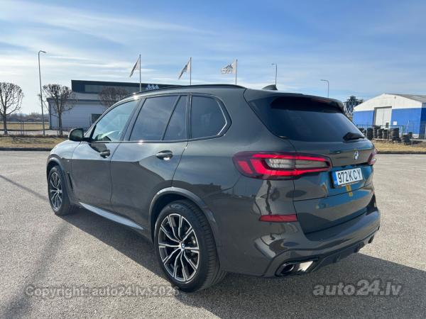 Grey BMW X5 2023 in Tartu, with an engine capacity of 3.00 L and mileage of 106 thousand km for 55000 €, photo 4 on AUTOMOTO.COM.LV