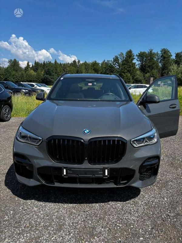 Grey BMW X5 2023 in Marijampole, with an engine capacity of 3.00 L and mileage of 186 thousand km for 48950 €, photo 2 on AUTOMOTO.COM.LV