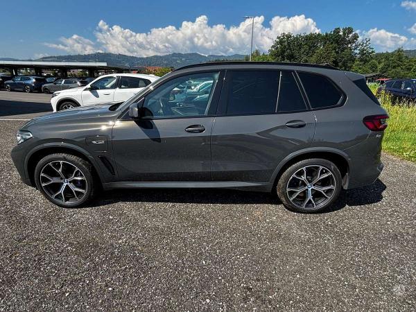 Grey BMW X5 2023 in Marijampole, with an engine capacity of 3.00 L and mileage of 186 thousand km for 48950 €, photo 3 on AUTOMOTO.COM.LV