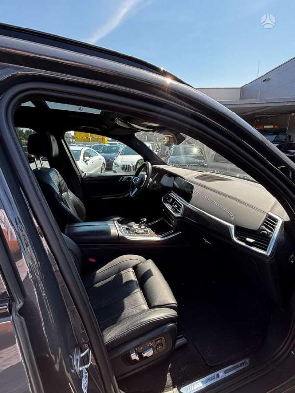 Grey BMW X5 2023 in Marijampole, with an engine capacity of 3.00 L and mileage of 186 thousand km for 48950 €, photo 7 on AUTOMOTO.COM.LV
