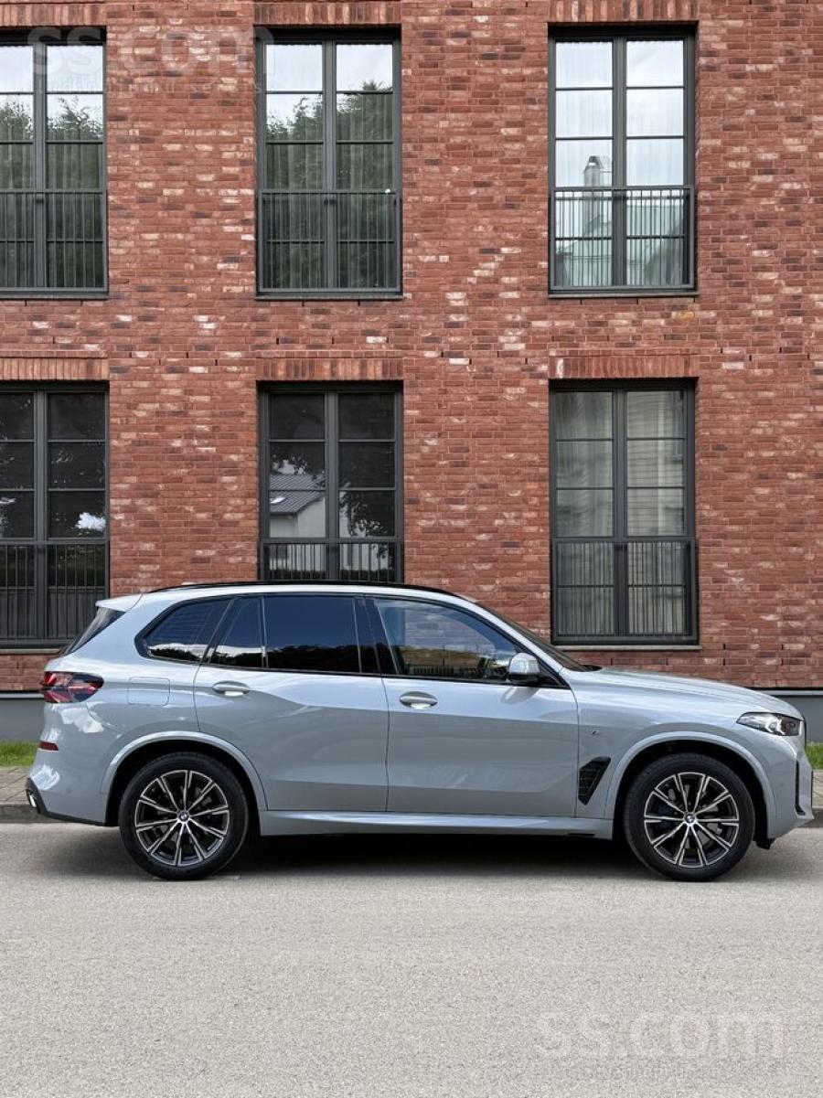 Pelēks BMW X5 2023 Rīga, ar dzinēja tilpumu 3.00 L un nobraukumu 64 tūkst. km par 69000 €, foto 3 vietnē AUTOMOTO.COM.LV