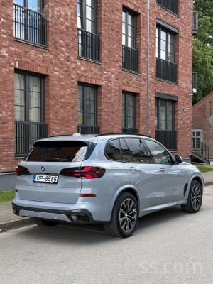 Pelēks BMW X5 2023 Rīga, ar dzinēja tilpumu 3.00 L un nobraukumu 64 tūkst. km par 69000 €, foto 4 vietnē AUTOMOTO.COM.LV