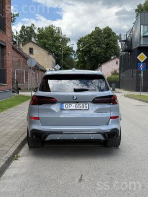 Pelēks BMW X5 2023 Rīga, ar dzinēja tilpumu 3.00 L un nobraukumu 64 tūkst. km par 69000 €, foto 5 vietnē AUTOMOTO.COM.LV