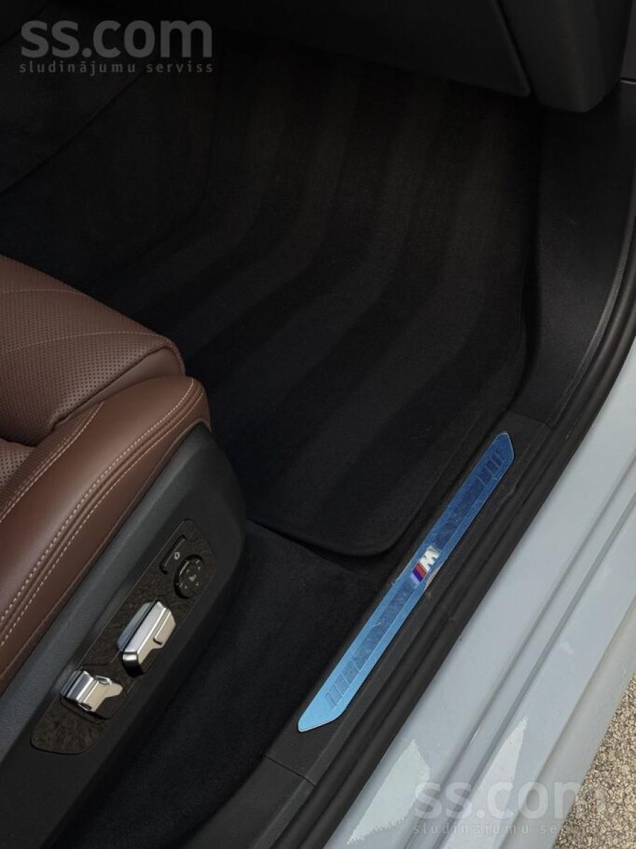 Pelēks BMW X5 2023 Rīga, ar dzinēja tilpumu 3.00 L un nobraukumu 64 tūkst. km par 69000 €, foto 24 vietnē AUTOMOTO.COM.LV