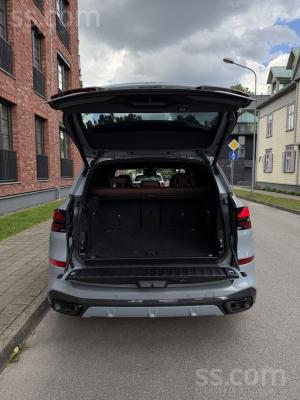 Pelēks BMW X5 2023 Rīga, ar dzinēja tilpumu 3.00 L un nobraukumu 64 tūkst. km par 69000 €, foto 27 vietnē AUTOMOTO.COM.LV