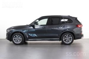 Pelēks BMW X5 2023 Rīga, ar dzinēja tilpumu 3.00 L un nobraukumu 110 tūkst. km par 42500 €, foto 3 vietnē AUTOMOTO.COM.LV